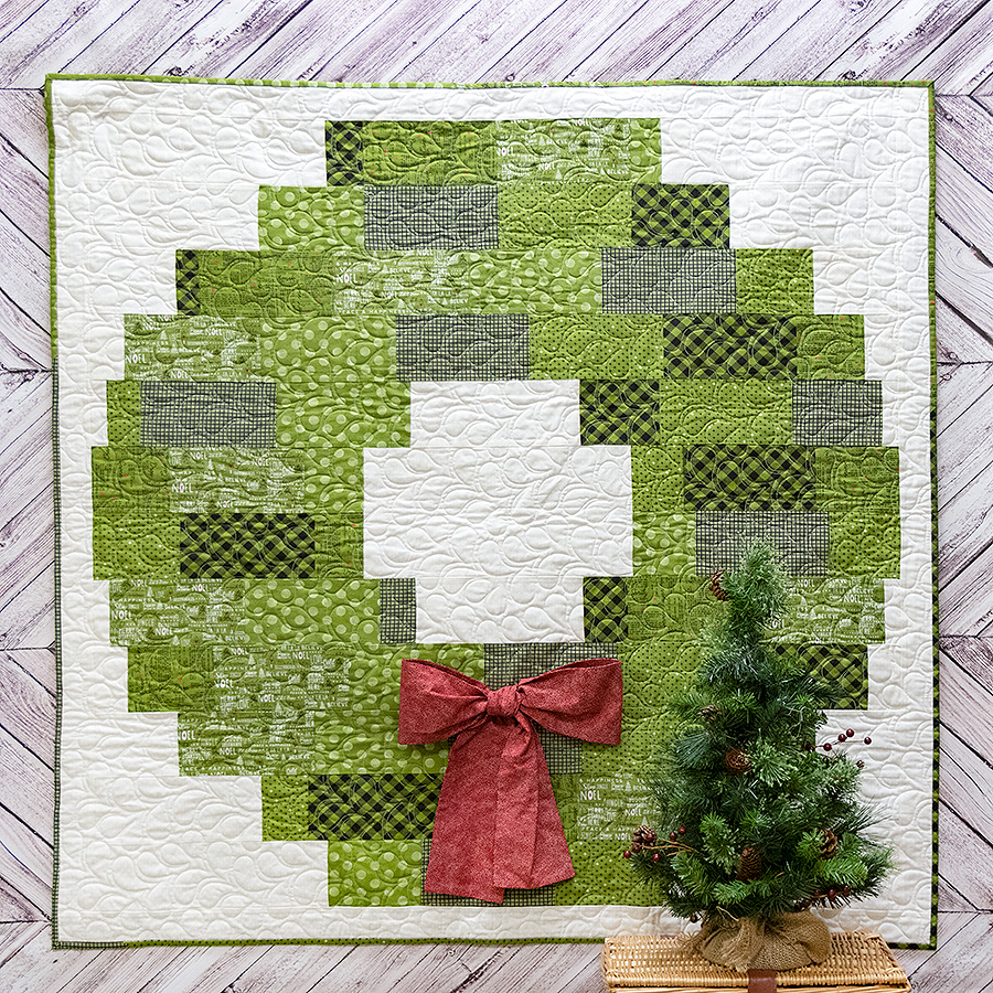 Christmas Wreath Wallhanging - Free Pattern - Nana's Favorites